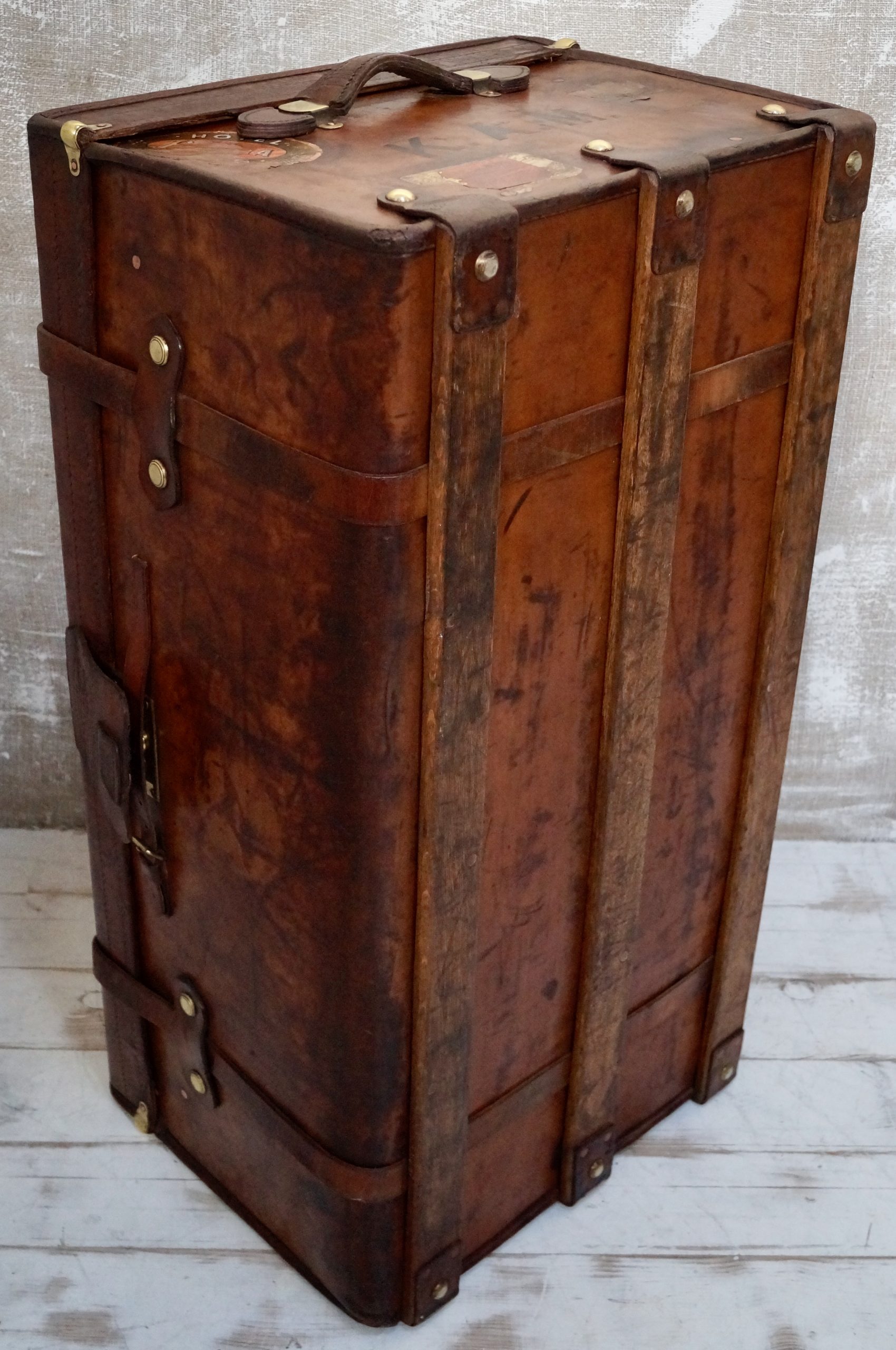 Vintage Drew & Sons Oversized Trunk (SOLD) – Clubhouse Interiors Ltd