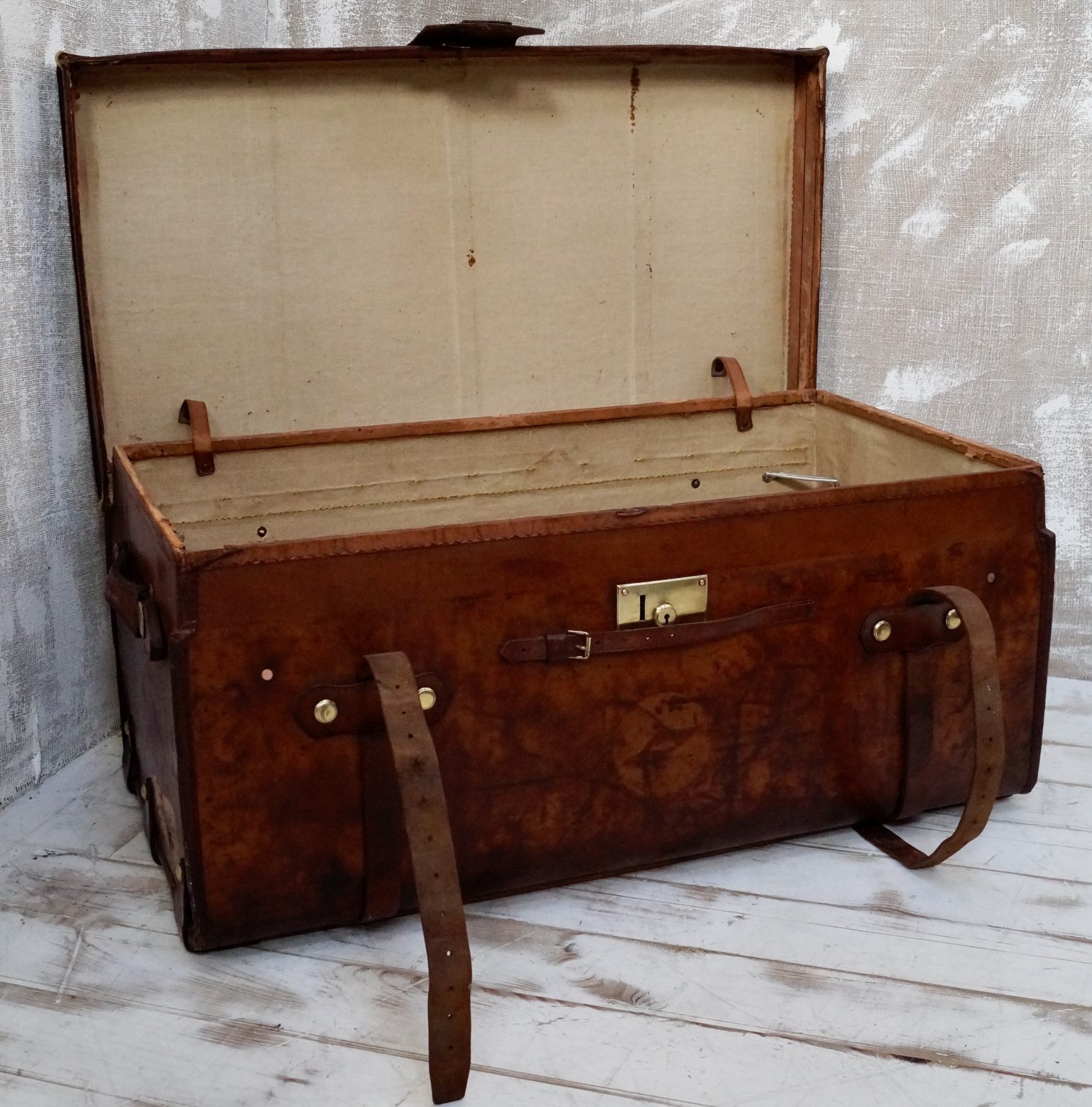 Vintage Drew & Sons Oversized Trunk (SOLD) – Clubhouse Interiors Ltd